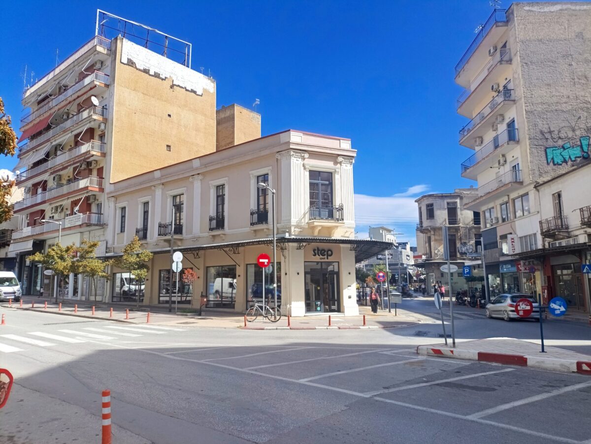 "Νέες αφίξεις" στην οδό Ερμού στις Σέρρες